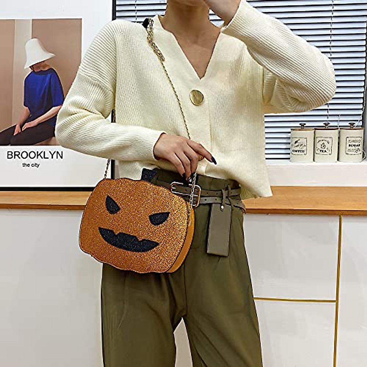 YYSS Halloween Pumpkin Crossbody Bags Women Novelty Devil Shoulder Chain Purse Bat ornament Fashion PU Trick or Treat Shoulder Handbag Creative Cute bag with Drawstring Candy Bag (Gold)