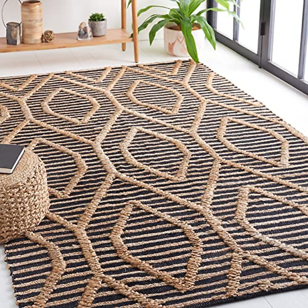 Safavieh Natural Fiber Collection 8' x 10' Black/Natural NF378Z Flat Weave Farmhouse Geometric Jute Area Rug