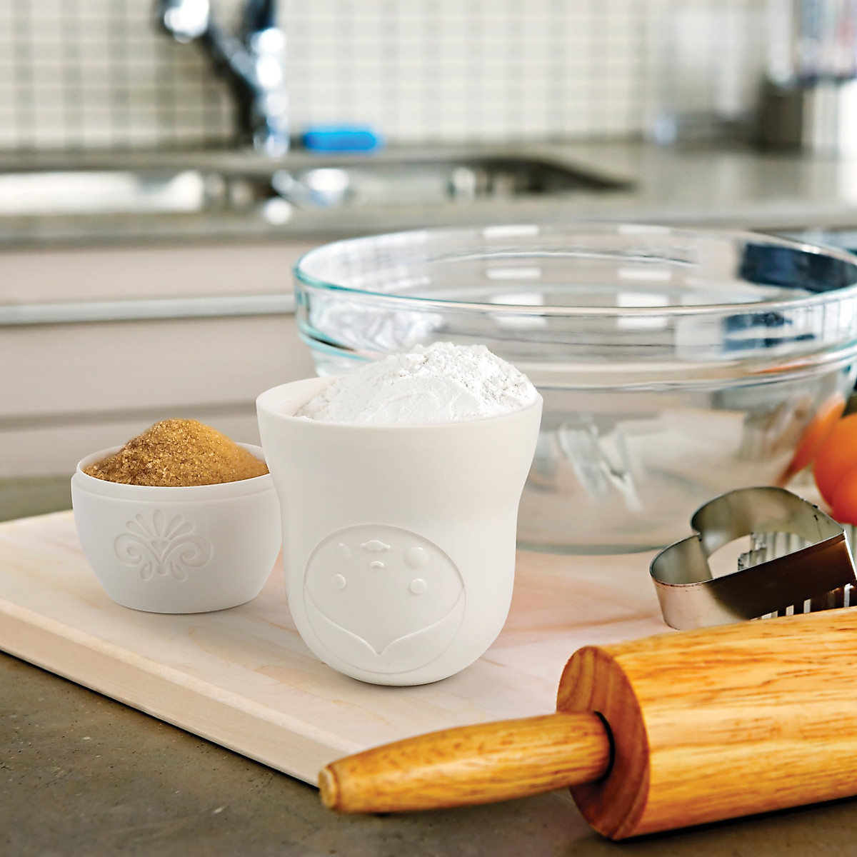 Genuine Fred Matryoshka Measuring Cups, Set of 6, White