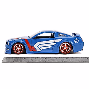 Jada 1:24 Diecast 2006 Ford Mustang GT with Captain America Figure