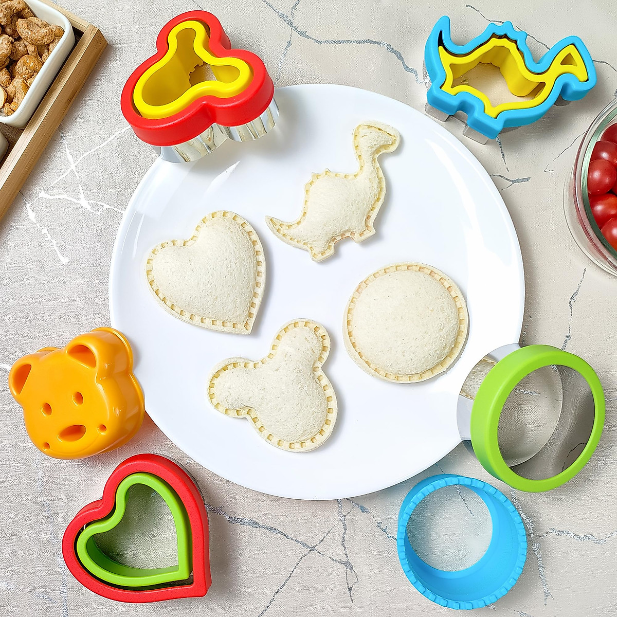 Sliafwh Sandwich Cutter and Sealer for Lunch - 5 PCS Uncrustable Maker for Lunchbox and Bento Box - Cookie Cutters for Boys Girls