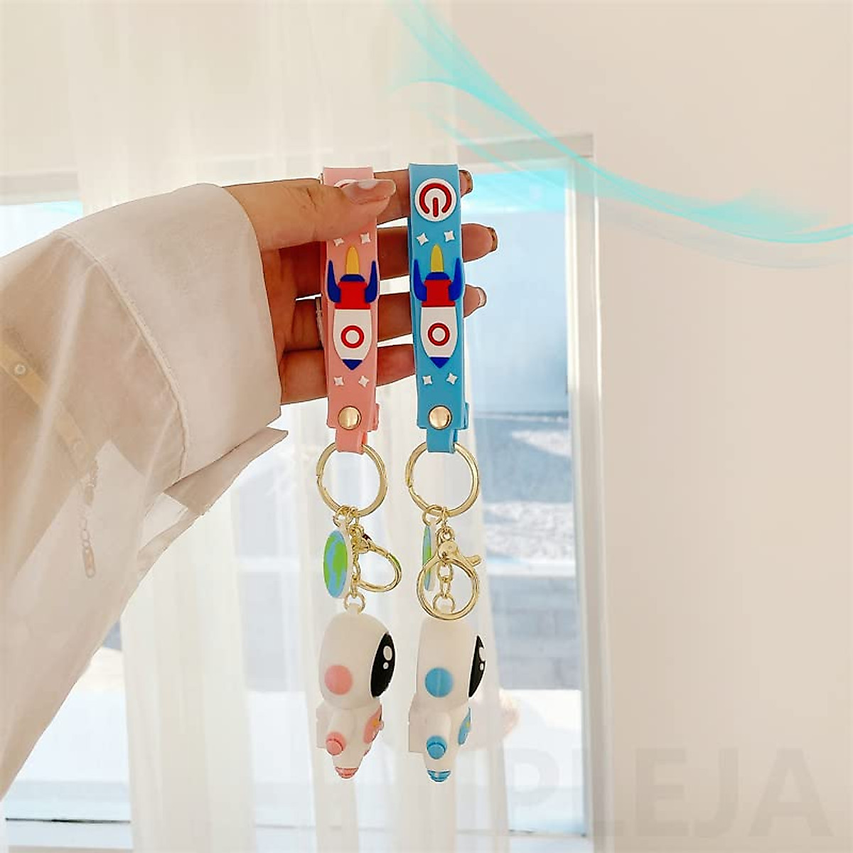 AIVYNA Cute Astronaut Airtag Loop Key Ring Silicone Case Compatible with Air Tag (Pink)