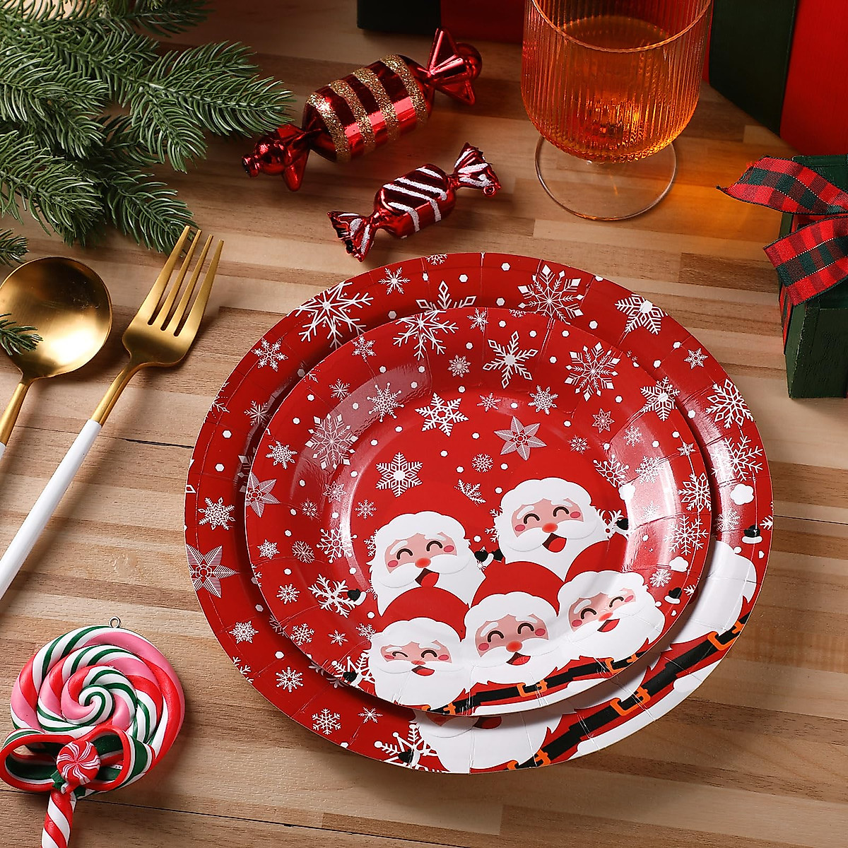 100 Pcs Christmas Paper Plates Santa Claus Snowflake disposable Plates 50 Pcs 9 Dinner Plates 50 Pcs 7 Dessert Plates Red and White Round Christmas Plates Decorative Plates for Xmas Christmas Party