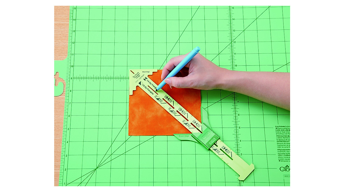 No Hassle Triangle Gauge by Clover - Perfect for Quilters