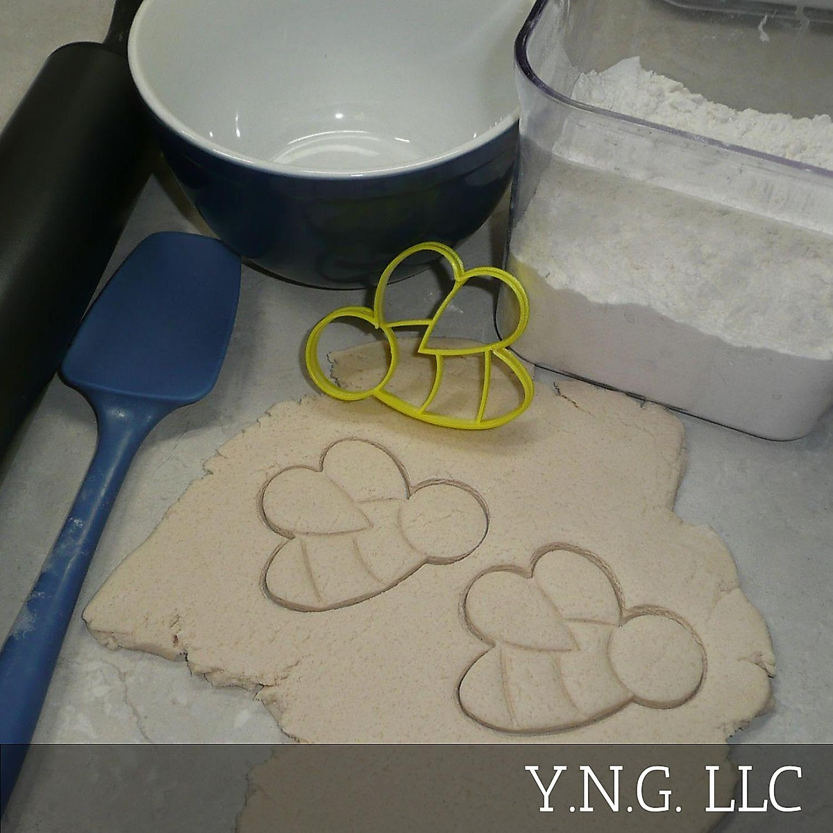 BUMBLEBEE BUMBLE HONEY BEE INSECT BUG DETAILED COOKIE CUTTER MADE IN USA PR633