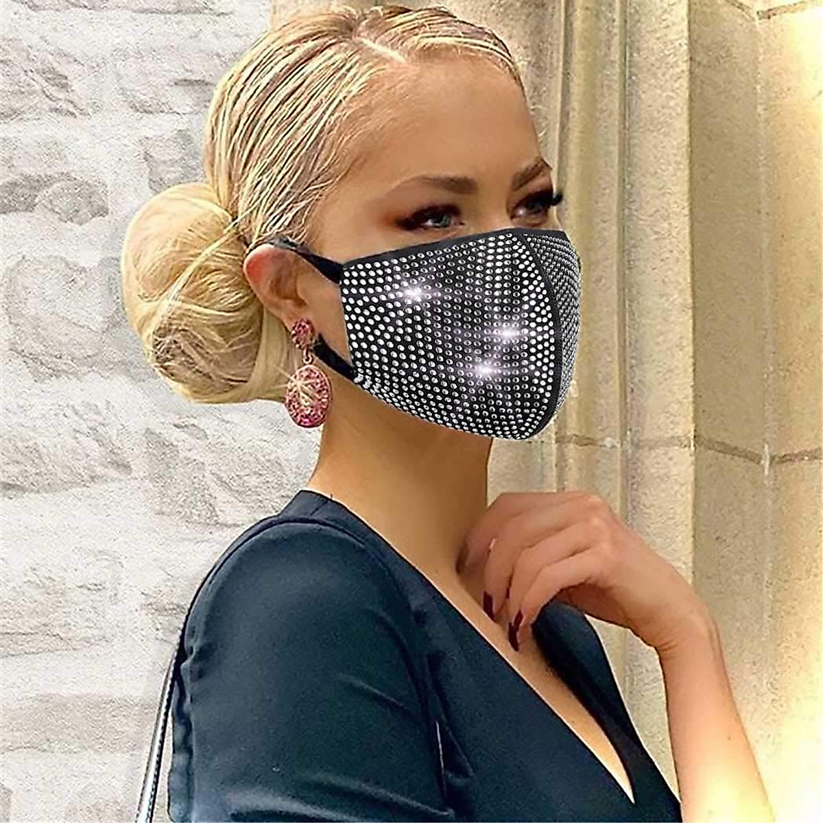 Urieo Fashion Sequins Face Mask Black Sparkly Rhinestones Masks Fashion Masquerade Halloween Masks Ball Party Nightclub Rave Festival for Women and Girls