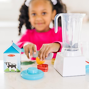 Melissa & Doug Smoothie Maker Blender Set with Play Food - 22 Pieces - Play Blender Mixer Toy for Kids Kitchen Ages 3+