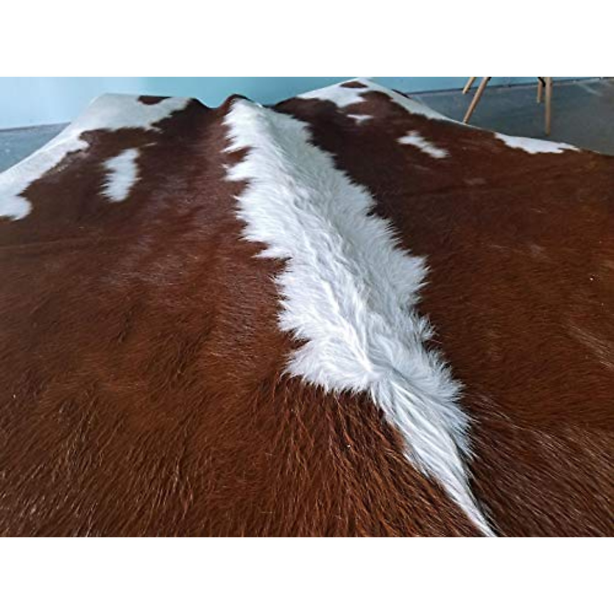 eCowhides Hereford Brazilian Cowhide Area Rug, Cowskin Leather Hide for Home Living Room (Large) 6 x 6 ft