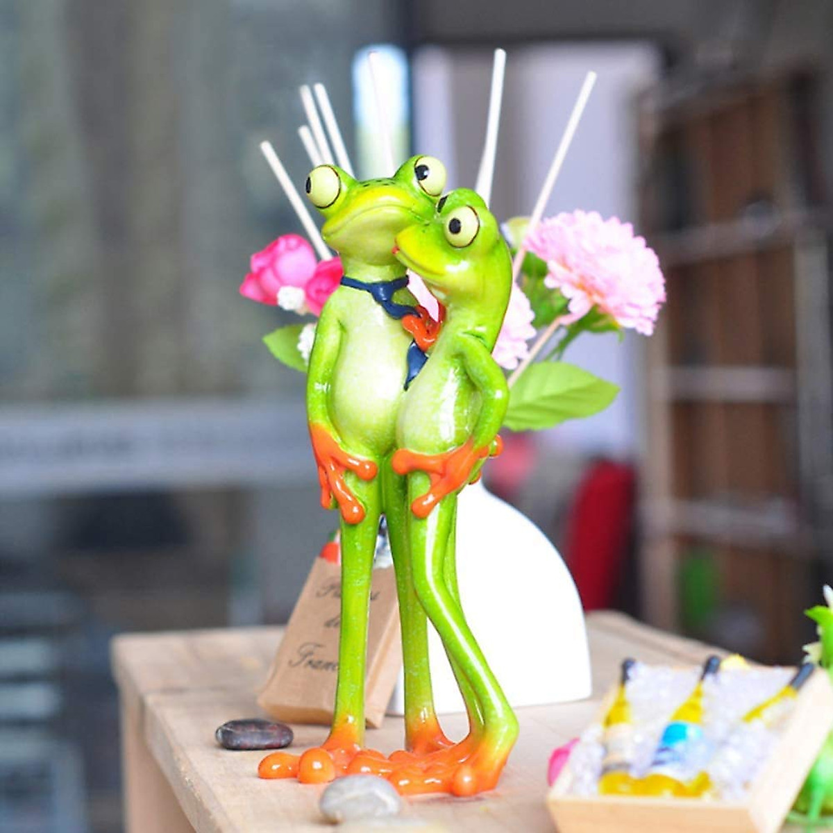 Modern Crafts Resin Frog Decoration Ornaments Living Room TV Cabinet Decoration Fun Decompression Ornaments for Home Office Desk Decoration (Kiss Frog)