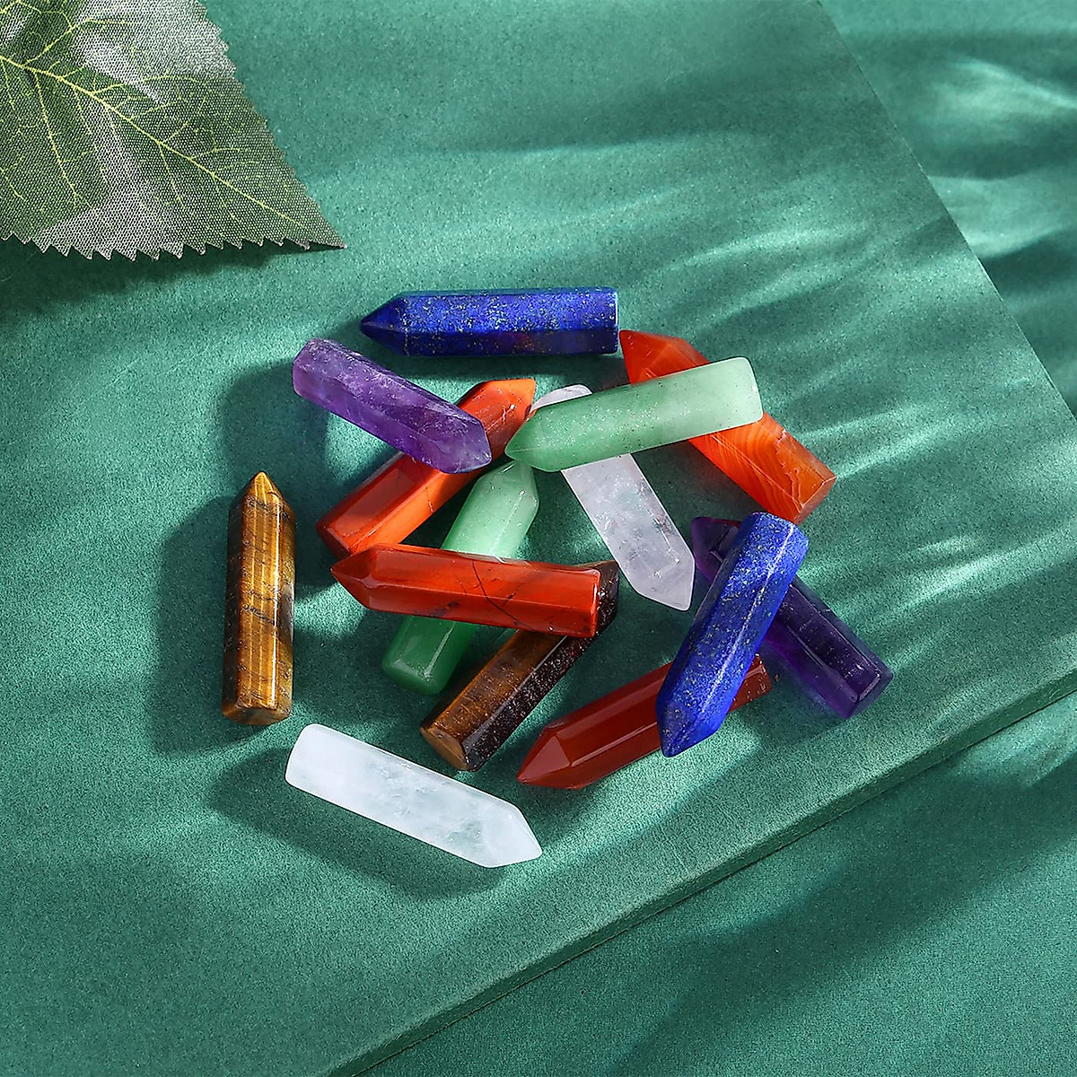 QINJIEJIE 7 PCS 7 Chakra Healing Crystals Mini Wands Crystal Pocket Stones Amethyst Polished Tumbled Natural Hexagonal Single Pointed Reiki Energy Balancing Meditation Gemstones Therapy Wand Set Gift