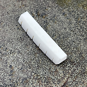 Pre-slotted Bone Nut - Gibson Neck - 43 X 5 X 9
