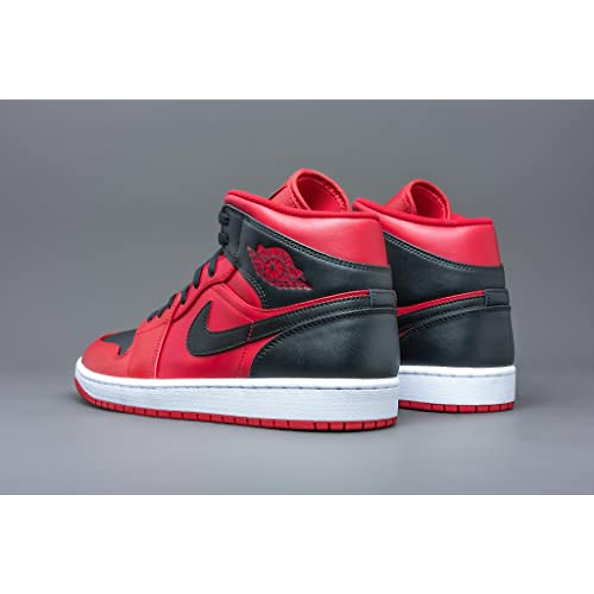 Jordan Mens 1 Mid 554724 660 Reverse Bred - Size 9