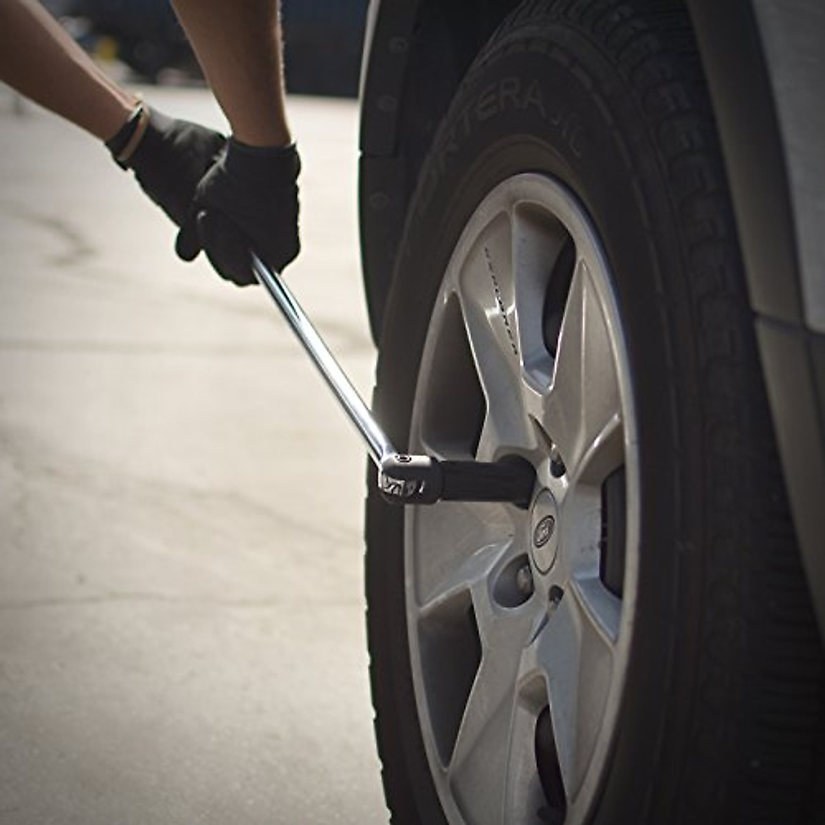 Neiko 00206A 1/2" Drive Breaker Bar, 24-Inch , Flex Head Chrome-Moly Cr-Mo, Lug Nut Wrench, Tire Bar, Cheater Bar