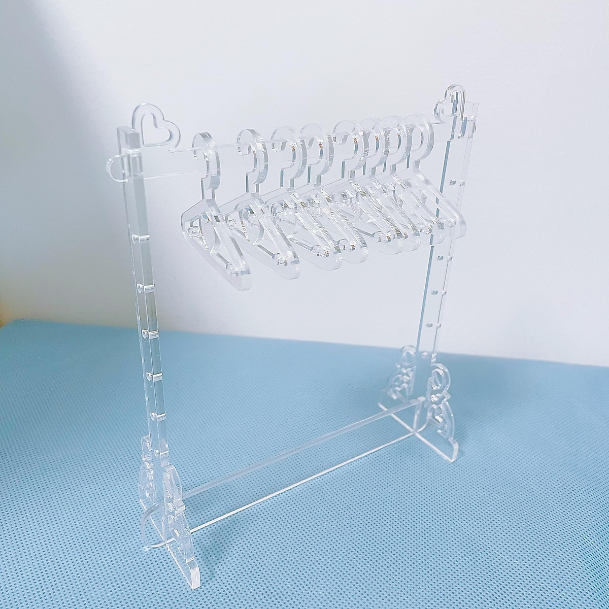 XINZHIDA Earring Holder Organizer, Earring Hanger Rack with 8 Mini Hangers, Acrylic Clothing Rack Jewelry Display Stand, Ear Studs Dangle Earrings Hanging Earring Holder, Clear