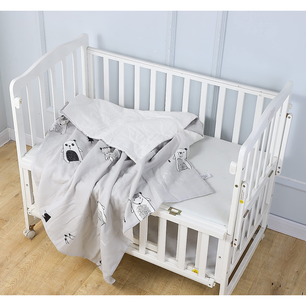 UOMNY Baby Blanket - Soft Cot Comforter Crib Baby Quilts for Boys and Girls 39x55 Inch Printed Gauze 1 Pack Baby Blanket Cradle Quilt Nursery Bed Throw Blanket Bed Cover Lightweight Bear