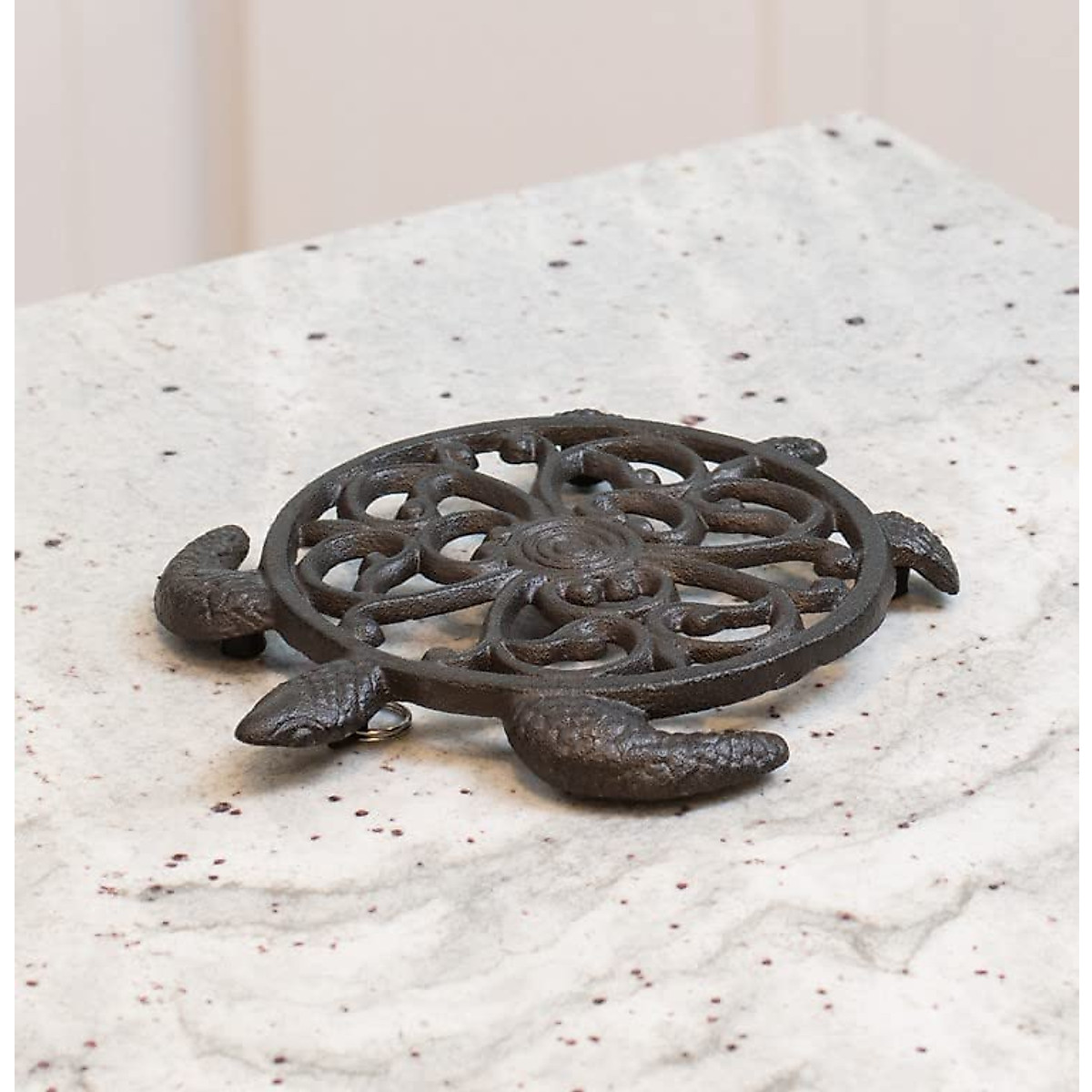 gasaré, Trivet for Hot Dishes, Pots and Pans, Metal Trivet, Sea Turtle Design, Cast Iron, Rubber Feet Caps, Ring Hanger, 8 ½ x 7 Inches, Brown Finish, 1 Unit
