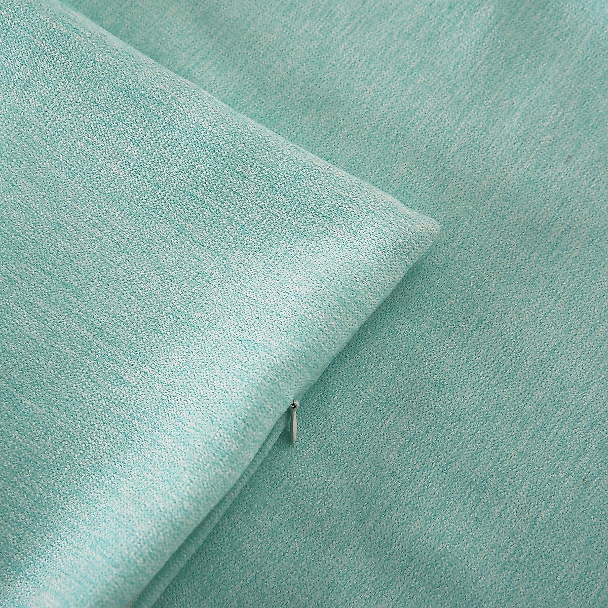 Deconovo 24 Inch Summer Pillow Covers Pack of 2 Green Pillowcase Covers Square Throw Pillow Cover for Bed Sofa Pillow 24 x 24 Inch Grass Green Set of 2 No Pillow Insert