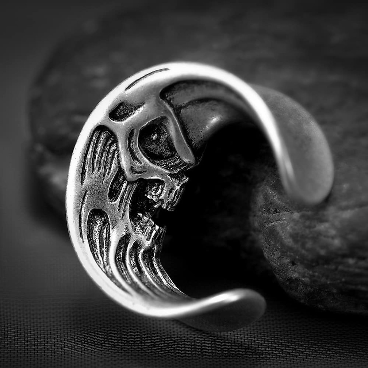 ERKUOO 2PCS Moon Skull Ear Gauges Opening Saddle Ear Tunnels Double Flared Plugs Flesh Stretchers Piercing Earrings 0g(8mm)