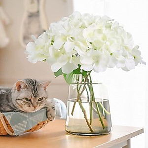 Auihiay 32 Pieces Artificial Hydrangea Flowers White Hydrangea Flower Heads with Stems for Wedding Centerpiece Home Garden Party Decoration