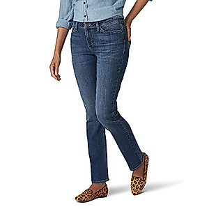 Lee Women's Legendary Mid Rise Straight Leg Jean Seattle 4 Short