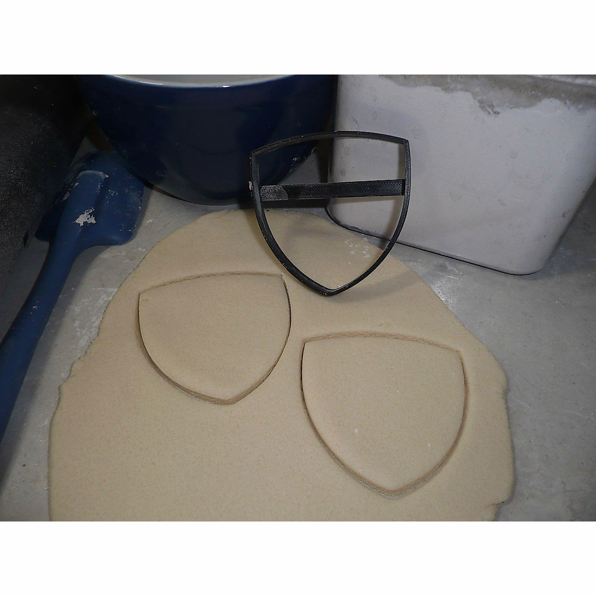 SHIELD KNIGHT GUARD PROTECTION MEDIEVAL TIMES OUTLINE COOKIE CUTTER MADE IN USA PR3175