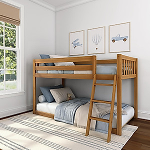 Max & Lily Fundamental Twin Low Bunk Bed, Kids Solid Wood Modern Bed Frame with Strong Wooden Slats, Non-Toxic Finishes, High Weight Capacity, Pecan