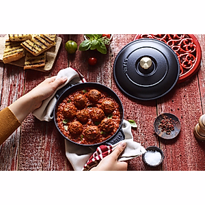 Staub Round Cast Iron Hot Plate W/ Lid, 7" - Black Matte - 1332025