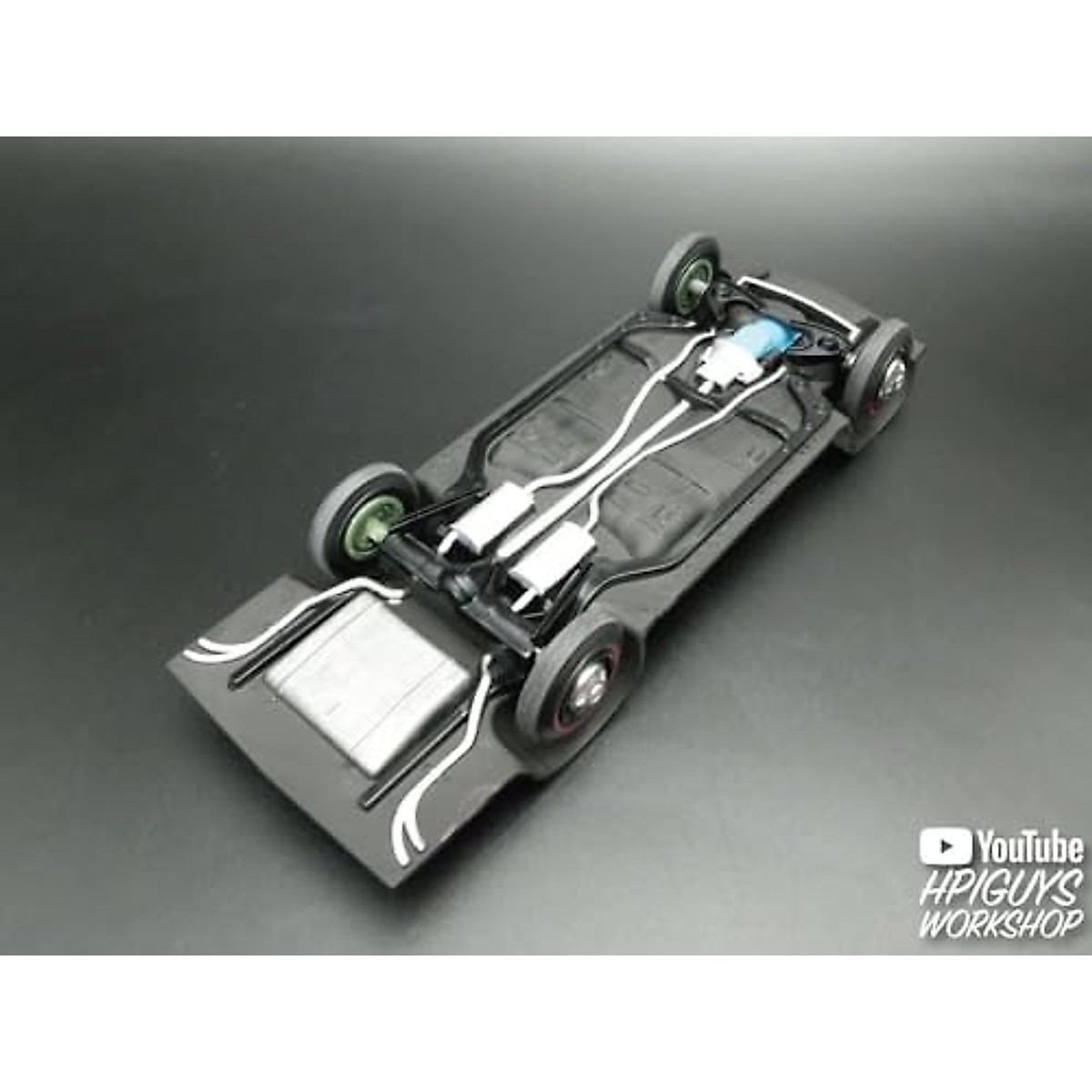 AMT 1965 Pontiac GTO Hardtop Craftsman Plus 1:25 Scale Model Kit