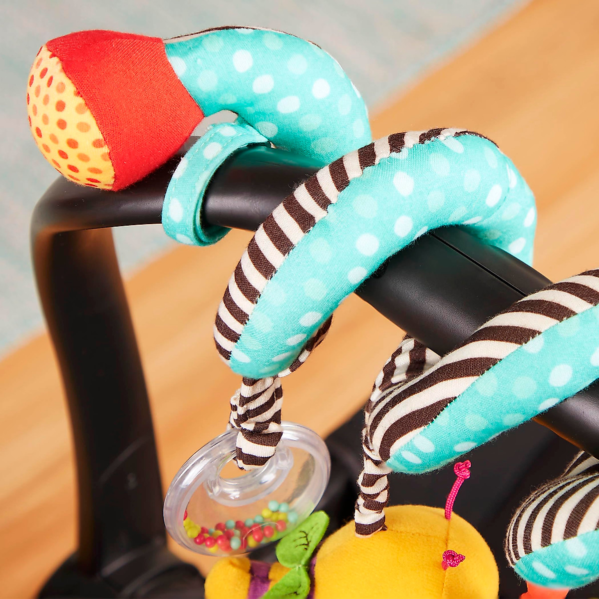 B. toys- B. baby– Wiggle Wrap- Baby Toy – Toy for Car Seat, Stroller, Crib – Spiral with 3 Hanging Toys – Rattle, Plush Bee & Teether – Wrap Around Infant Toy – 0 Months +