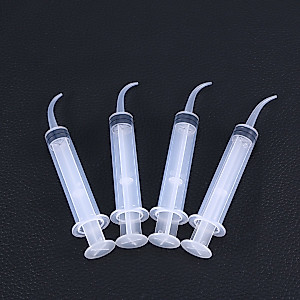 4pcs Disposable Dental Irrigation Syringe with Curved Tip Colostrum Syringes for Dental Care