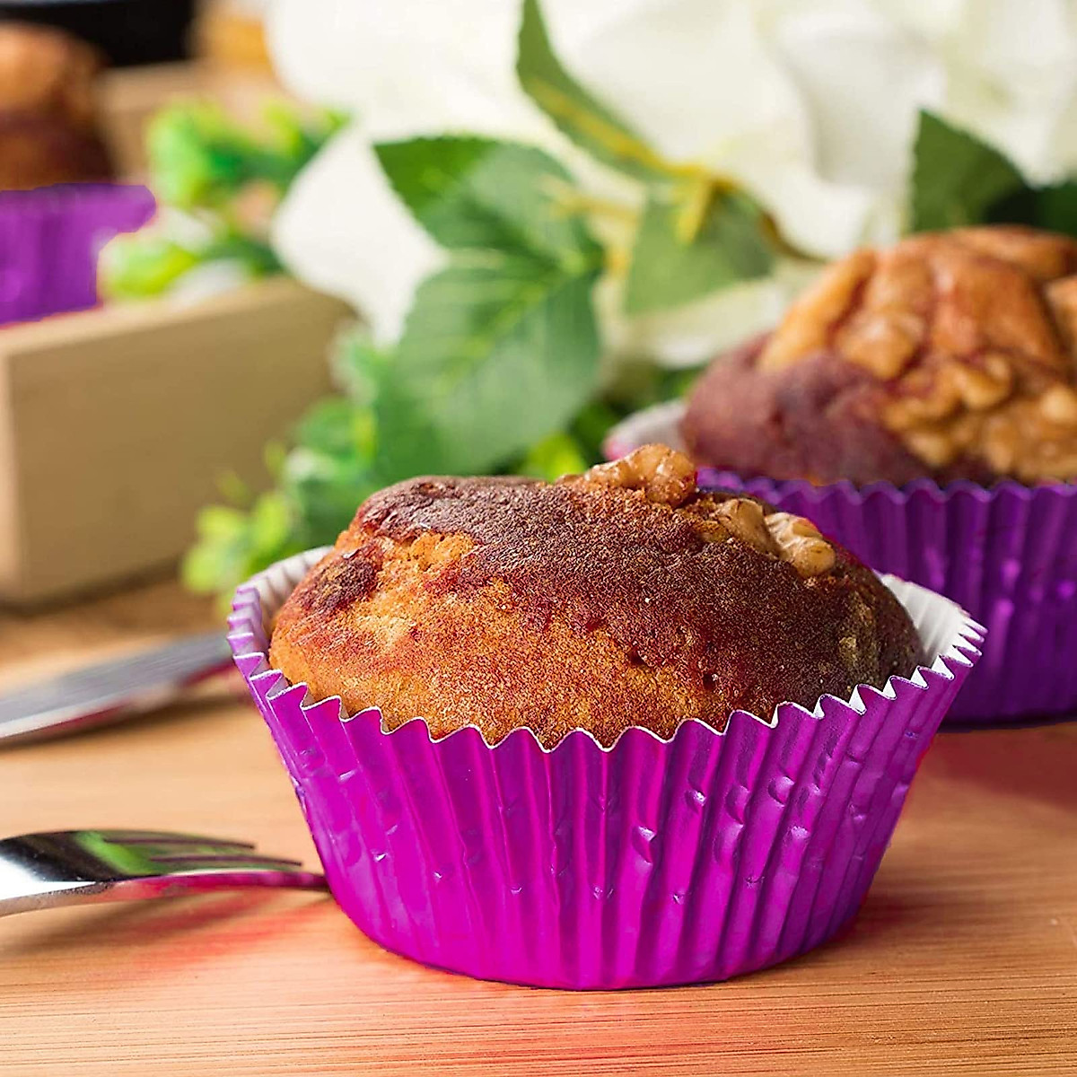 200 Pack Magenta Foil Cupcake Liners for Baking, Standard Size Metallic Cups for Muffins (2 x 1 In)