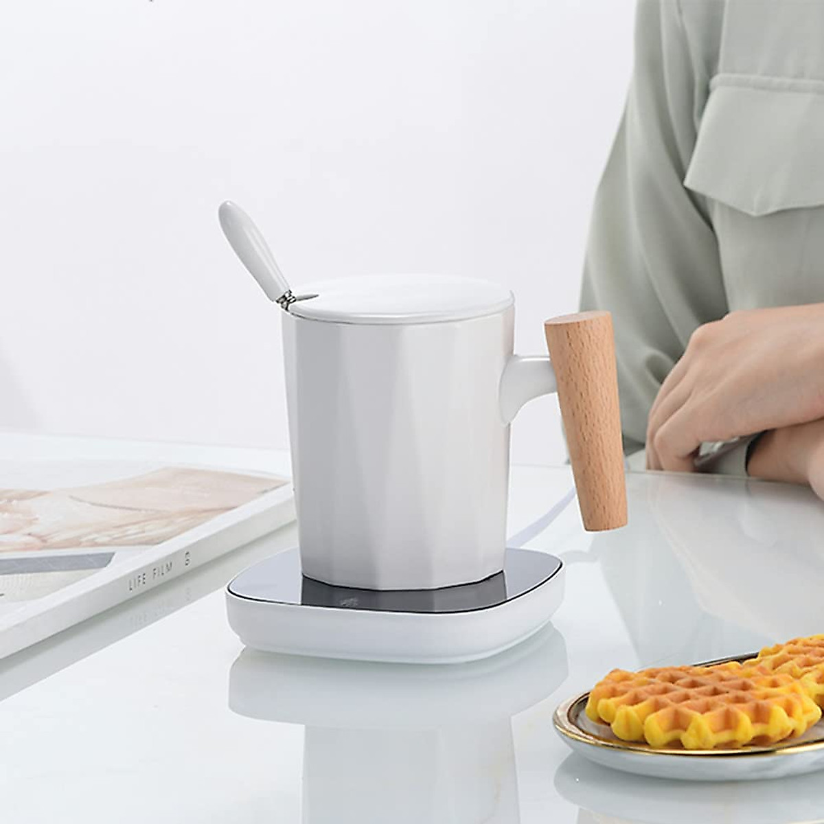 Viyee Oline, Coffee Mug Warmer,Smart Coffee Warmers for Office Desk, Gravity Sensor Mug Warmer Black