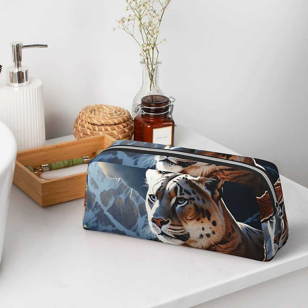 CSGJMYGS Pencil Case Leather Pencil Pouch Mountain Lions Pencil Bags Large Capacity Pencil Organizer with Zipper Portable Travel Makeup Bag Desktop Stationery Organizer for Women Men