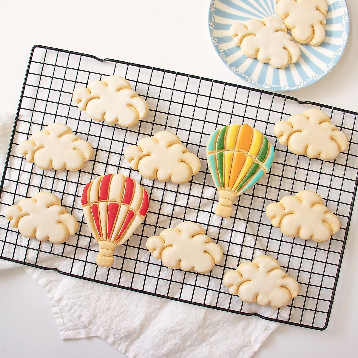 Set of 3 Baby Shower themed cookie cutters (Designs: Hot Air Balloon, Fluffy Cloud, and Blimp), 3 pieces - Bakerlogy