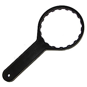 KleenWater Hot Water Filter (1), Mounting Bracket (1), 5 Micron High Temp Cartridges (3) with Scale Inhibitor, Spare Oring (1), Filter Wrench (1), Multi-Pack