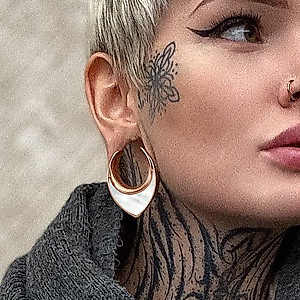 Casvort 2 PCS 12mm (1/2'') Hypoallergenic 316 Stainless Steel Rose Gold Elegant Conch Saddle Hangers Tunnels Reverse Saddle Gauges Piercing Body Jewelry