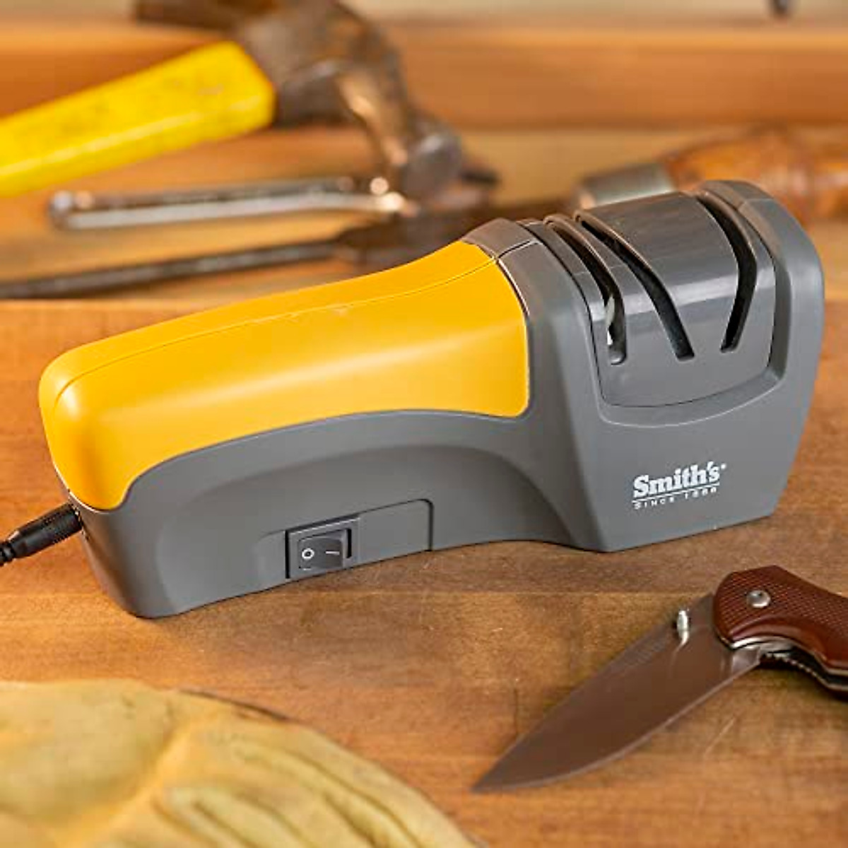 Smith’s 50005 Edge Pro Compact Electric Knife Sharpener - Yellow & Grey - Straight Edge 2 Stage Sharpener - Electric & Manual Sharpening - Blade Guide - Outdoor & Kitchen - Pocket & Filet Knives