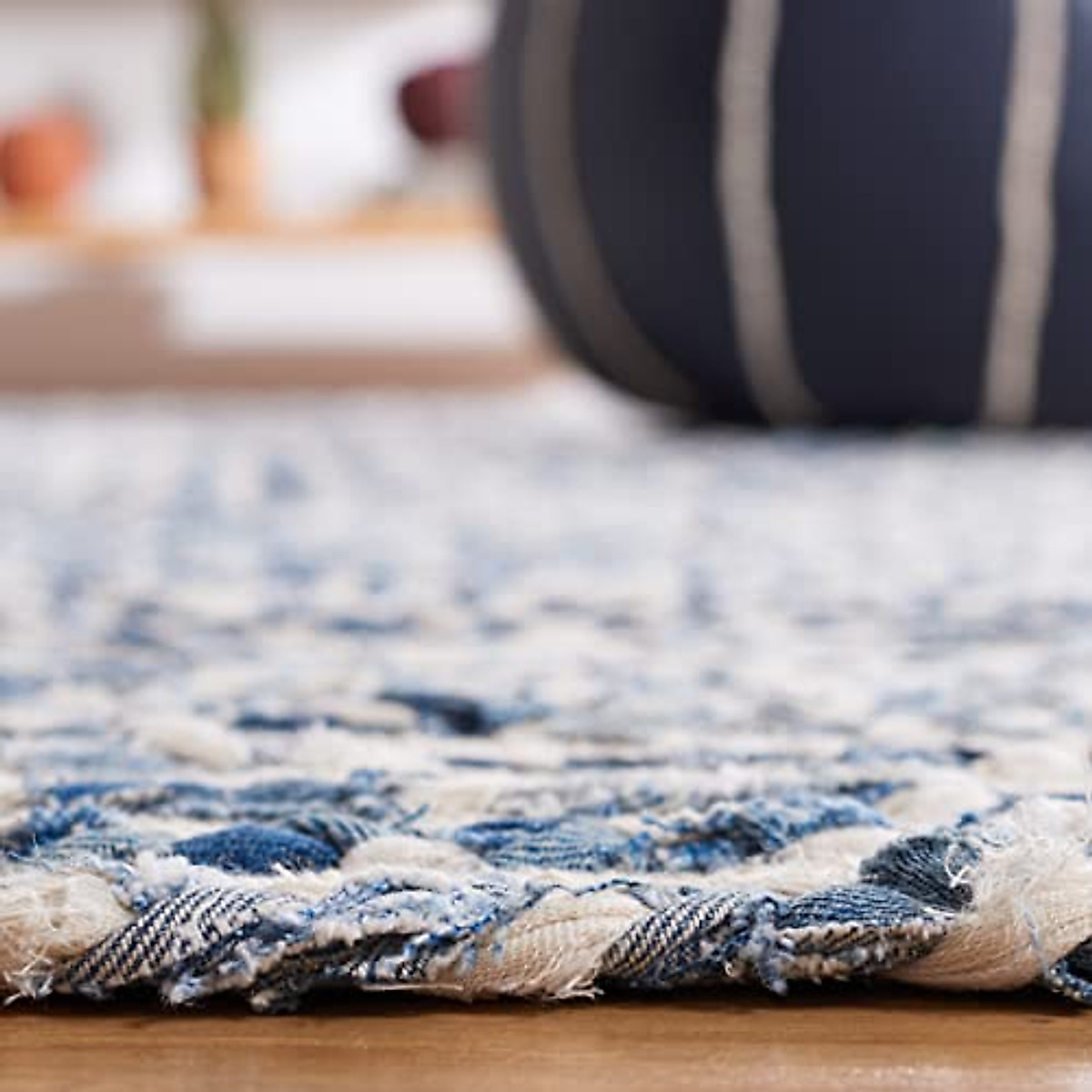 Safavieh Braided Collection Area Rug - 5' x 8', Blue & Ivory, Handmade Farmhouse Cotton, Ideal for High Traffic Areas in Living Room, Bedroom (BRD260M)