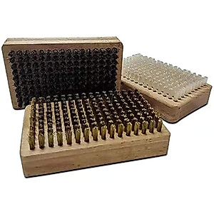 3 Piece/lot Ski Brush 1 Horsehair Brush, 1 Nylon Brush, 1 Brass Brush Size 4.6 inch 2.9inch 1.36 Inch, weight 5.3 Oz (3pcs set)
