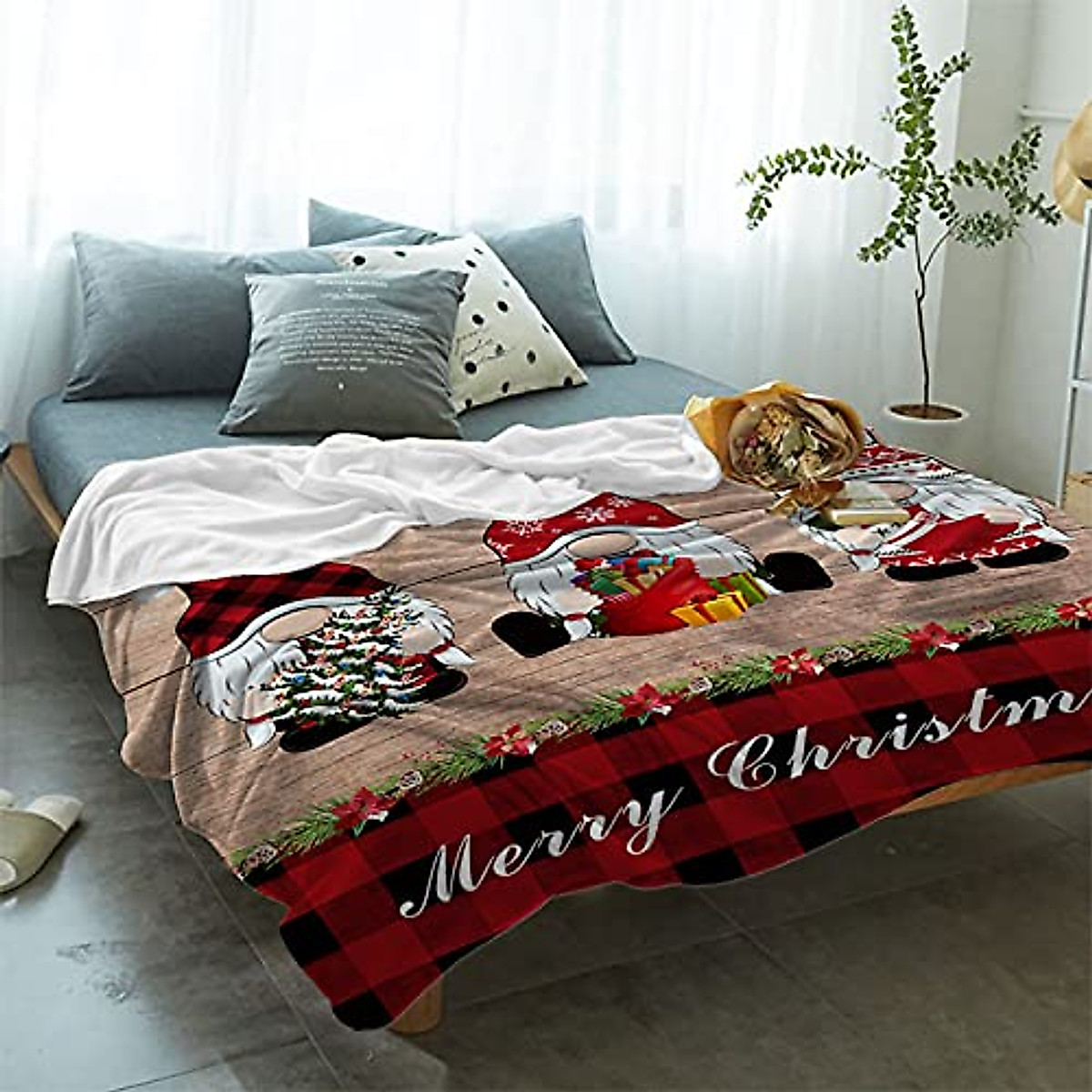 Flannel Fleece Throw Blankets for Bed Couch, Merry Christmas Cute Gnome on Retro Wooden Boards Bed Blanket Cozy Lightweight Warm Blankets,Soft Flannel Blanket for All Season, 39x49Inch