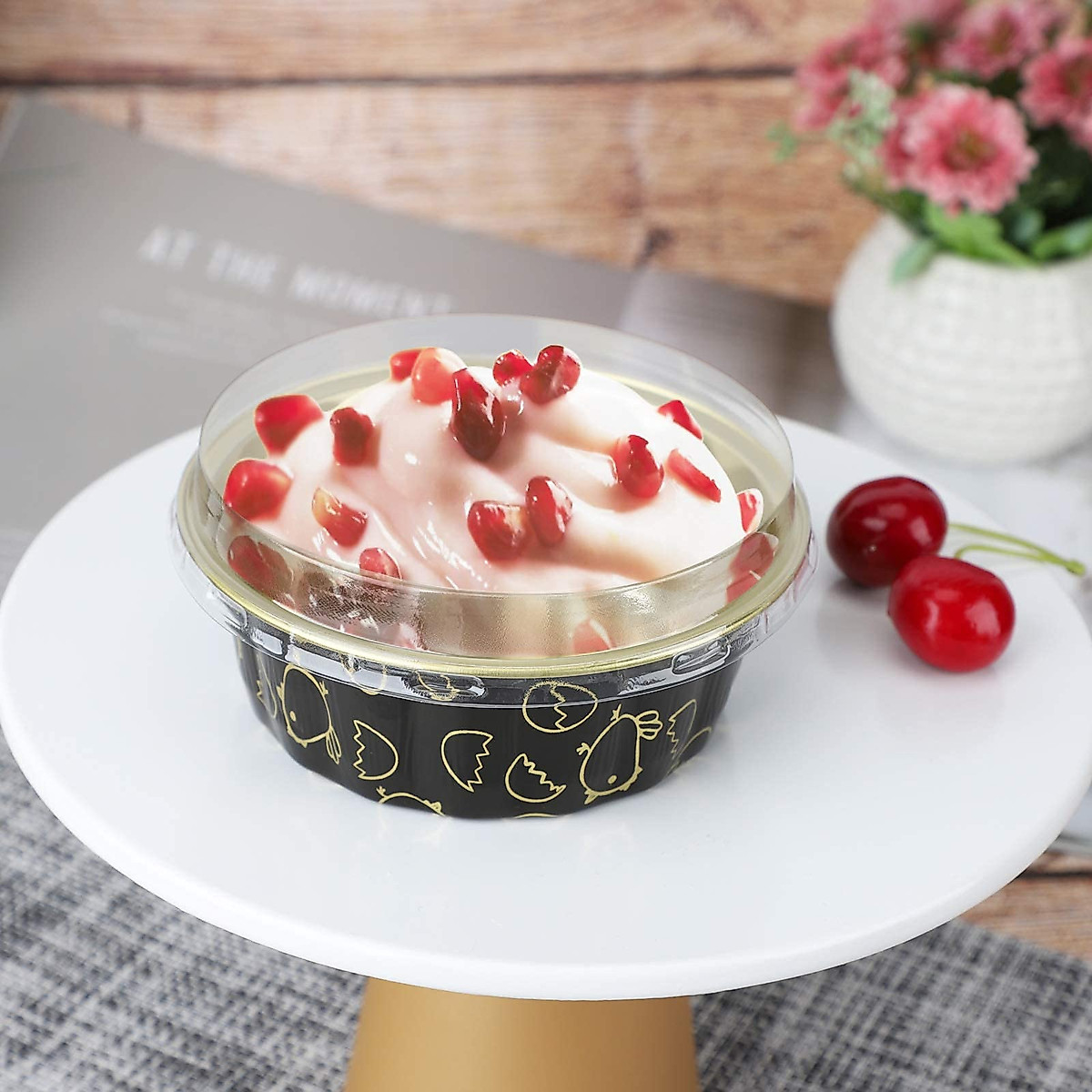 Beasea 8oz Disposable Cupcake Cups with Lids, 50 Pack Ramekins Foil Cupcake Cups Black Gold Aluminum Foil Cups Creme Brulee Muffin Cupcake Baking Cup Mini Pudding Cake Tins for Party Wedding Birthday