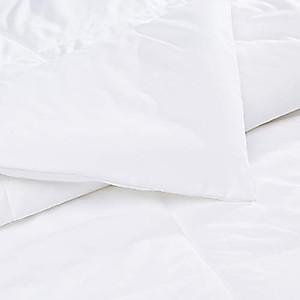 Amazon Basics Reversible, Lightweight Microfiber Comforter Blanket, Full/Queen, White