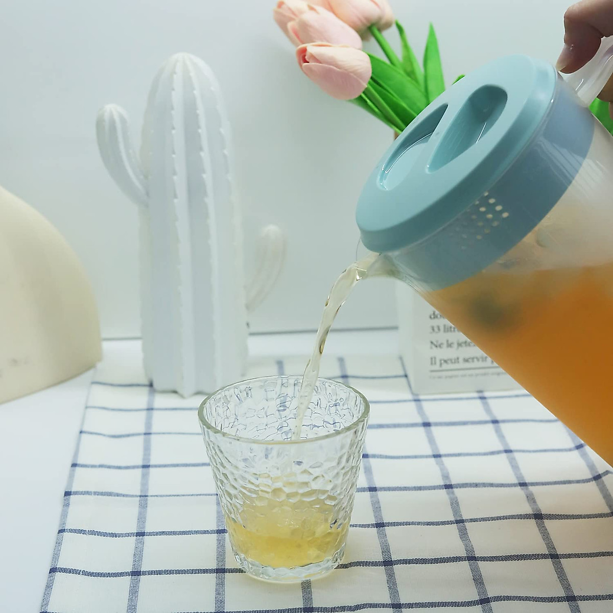 0.66 Gallon/2.5 Litre Plastic Pitcher with Lid BPA-FREE Eco-Friendly Carafes Mix Drinks Water Jug for Hot/Cold Lemonade Juice Beverage Jar Ice Tea Kettle (Navy, 81oz)