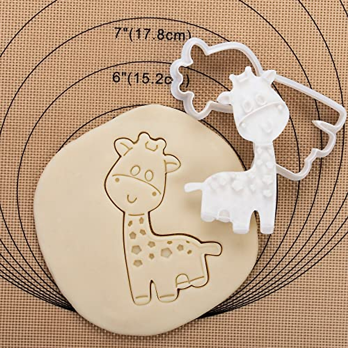 Flycalf Animal Cookie Cutter Giraffe with Plunger Stamps Jungle Cake Decoration for DIY Biscuit Cutter Baking PLA Cutter Molds for Party 3" Kitchen Supplies
