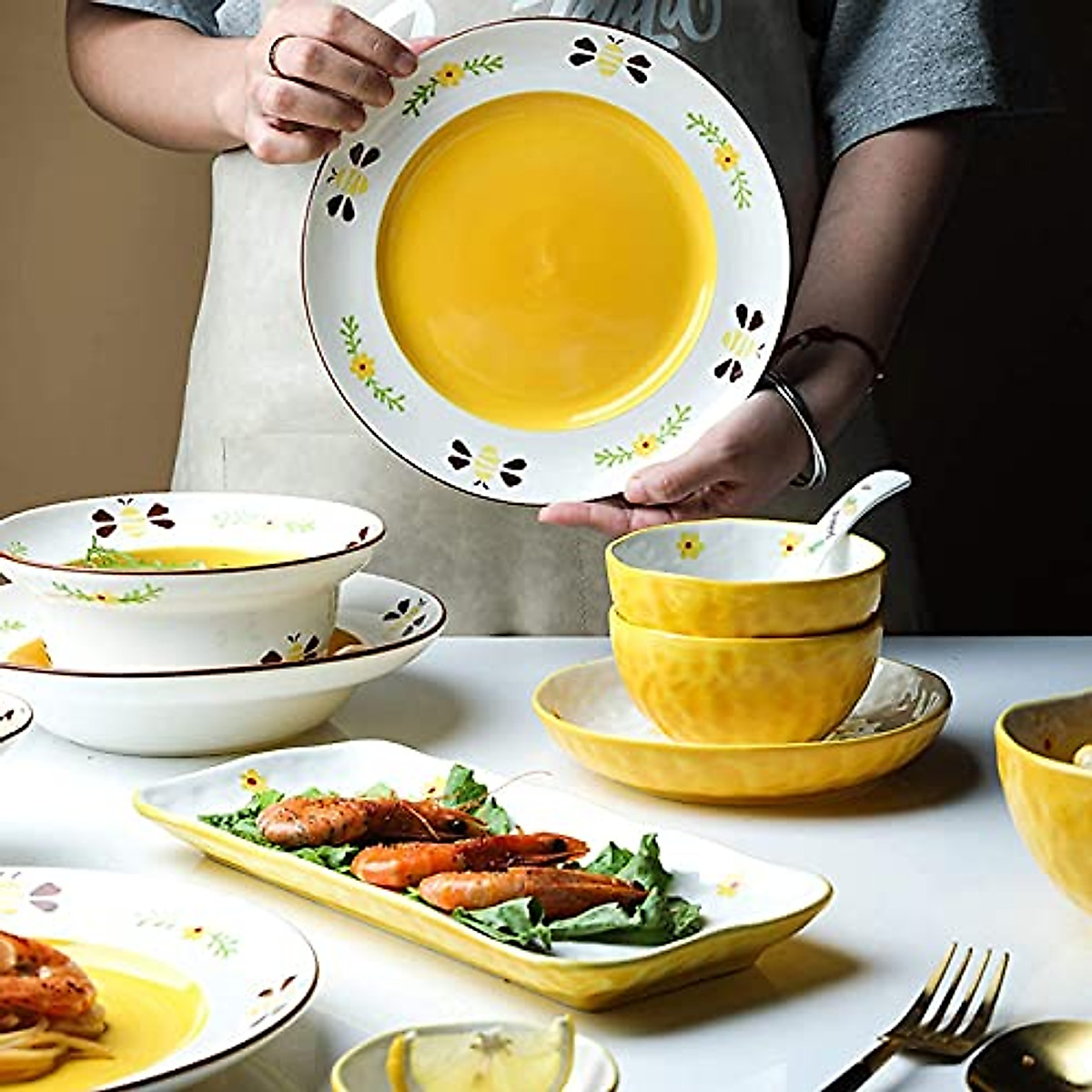 Porcelain Plate and Bowl Set,High-End Dinner Set,Ceramics Dinner Sets, 48 Pieces Cartoon Hand Drawn Bee Pattern Cereal Bowl and Steak Plate Set | Porcelain Dinnerware Set for Family Gathering