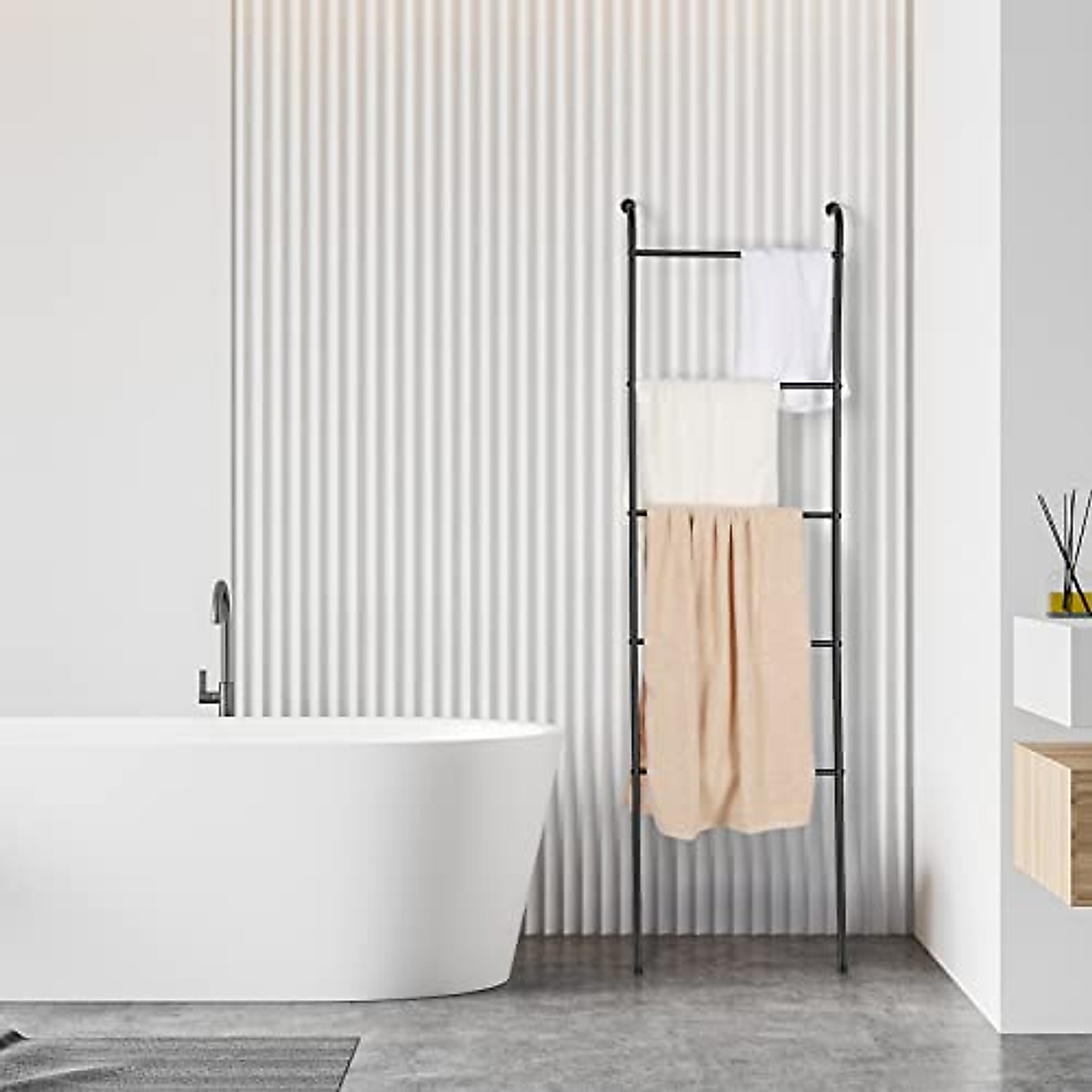 Towel Blanket Ladder Leaning Black Metal Blanket Holder 5 Tier Industrial Ladder Rack for Bathroom Living Room Laundry Room (Matte Black)