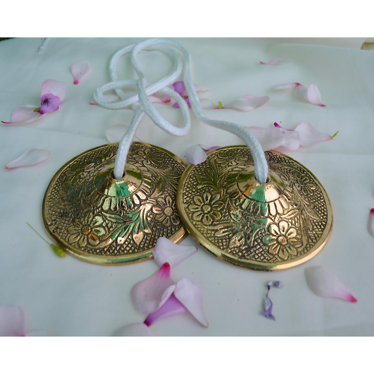 Brass Manjira Instrument Finger cymbal or Hand Cymbals Metal Clapper | METAL MANJEERA PERCUSSION KIRTAN POOJA | Tibetan Tingsha Manjeera Clash Traditional for Indian Music & Tibetan Prayer (Style 1)
