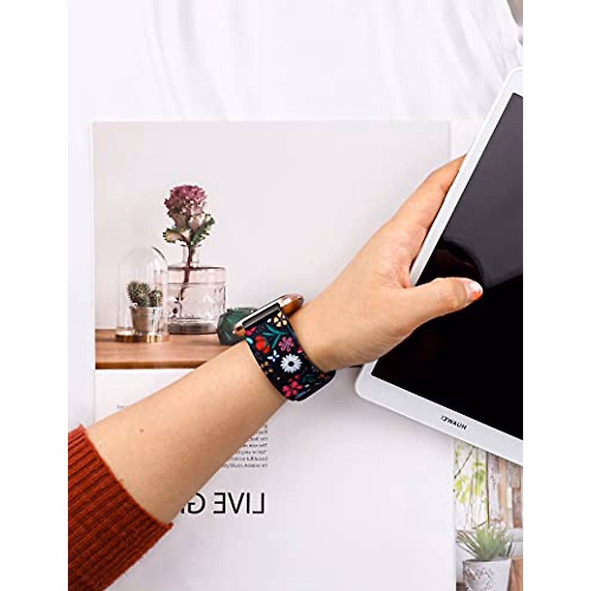 Crodi 4 Packs Elastic Bands Compatible with Fitbit Versa 2/Versa/Versa Lite/Versa SE SmartWatch Nylon Solo Loop Strap,Adjustable Stretchy Sports WristBands,Women Man Replacement Soft Watch Bracelet