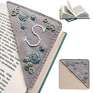 YEJAHY Handmade Bookmark, Hand Embroidered Corner Bookmark, Cute Flower Letter Embroidery Felt Triangle Corner Page Bookmark for Reading Lovers Meaningful Gift, S-Winter
