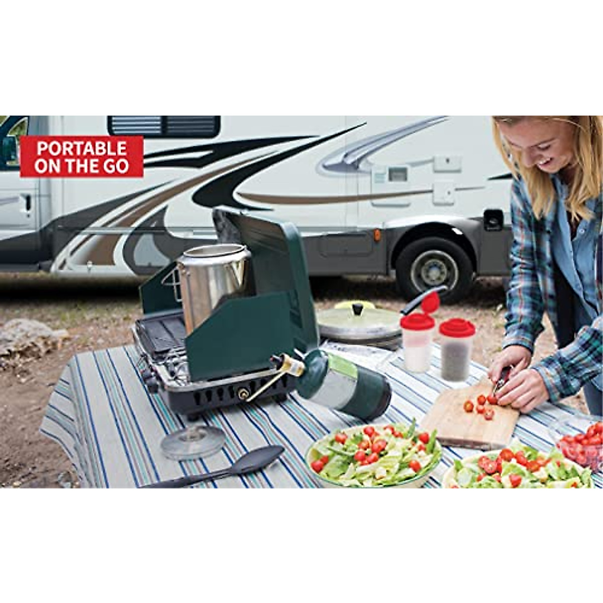 Salt and Pepper Shakers Moisture Proof Set of 2 Large Salt Shaker to go Camping Picnic Outdoors Kitchen Lunch Boxes Travel Spice Set Clear with Red Covers Lids Plastic Airtight Spice Jar Dispenser